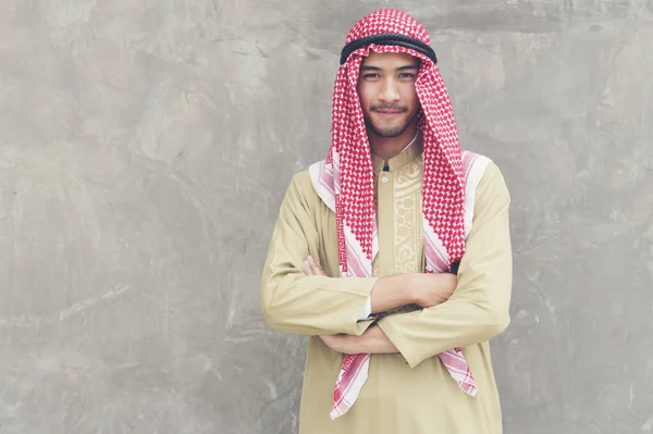 Dubai traditional people Stock Photos, Royalty Free Dubai traditional ...