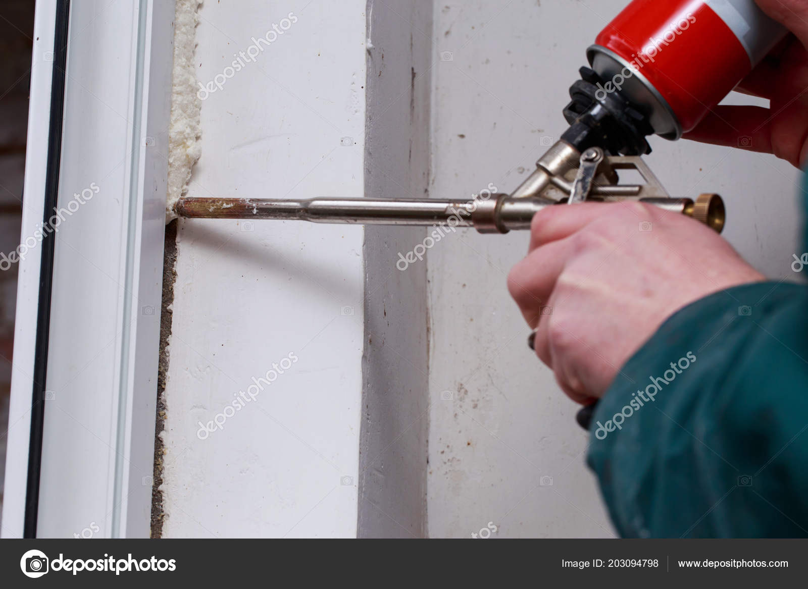 Using Polyurethane Foam Installation Windows Stock Photo by ©DevidDO ...