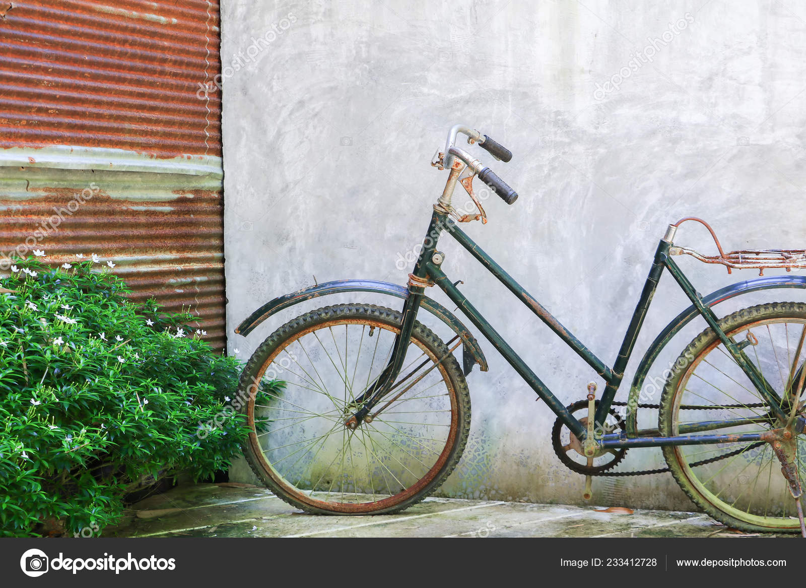 Bicycle Antique Broken Old Rust — Stock Photo © Pramot #233412728