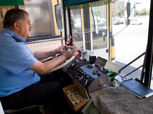Trolley bus driver fotos de stock, imágenes de Trolley bus driver sin ...