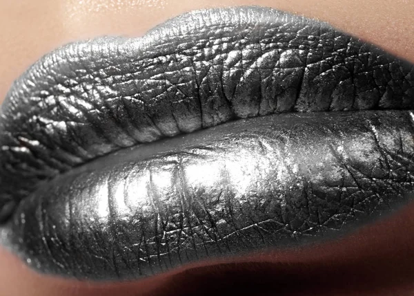 Imágenes de Labios negros, fotos de Labios negros sin royalties ...