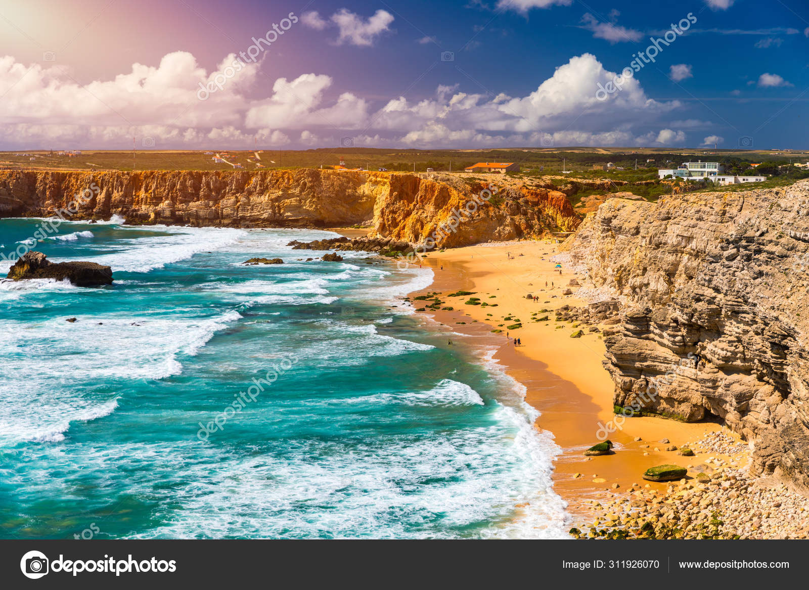 Vista panorámica de Praia do Tonel (playa de Tonel) en Cape Sagres, Al ...