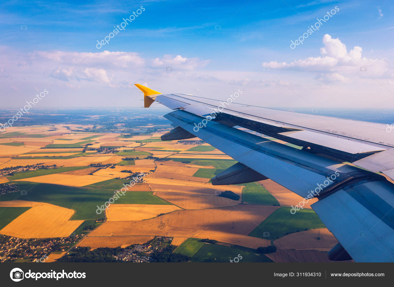 View From Airplane Window 535 Airplane Window New York Stock Photos,
