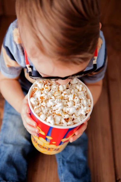 Kids eating popcorn Stock Photos, Royalty Free Kids eating popcorn ...