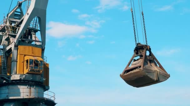 1,363 La grue fonctionne Videos, Royalty-free Stock La grue fonctionne ...