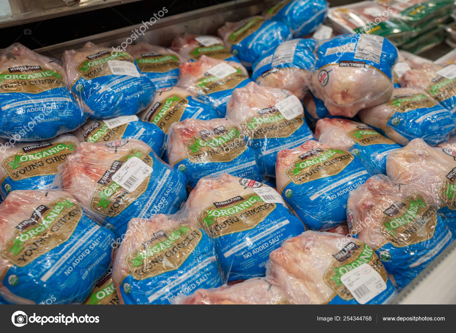 Packed chicken parts ready for purchase, in the meat aisle at Costco ...