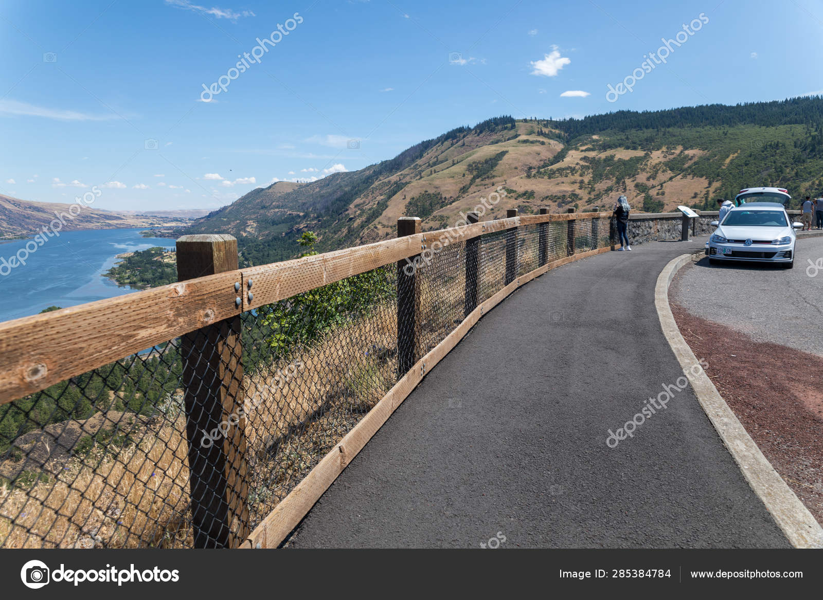 View from Rowena Crest Viewpoint, Old Columbia River Scenic Highway ...