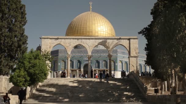 Steps leading to the dome of the rock mosque in jerusalem — Stock Video ...