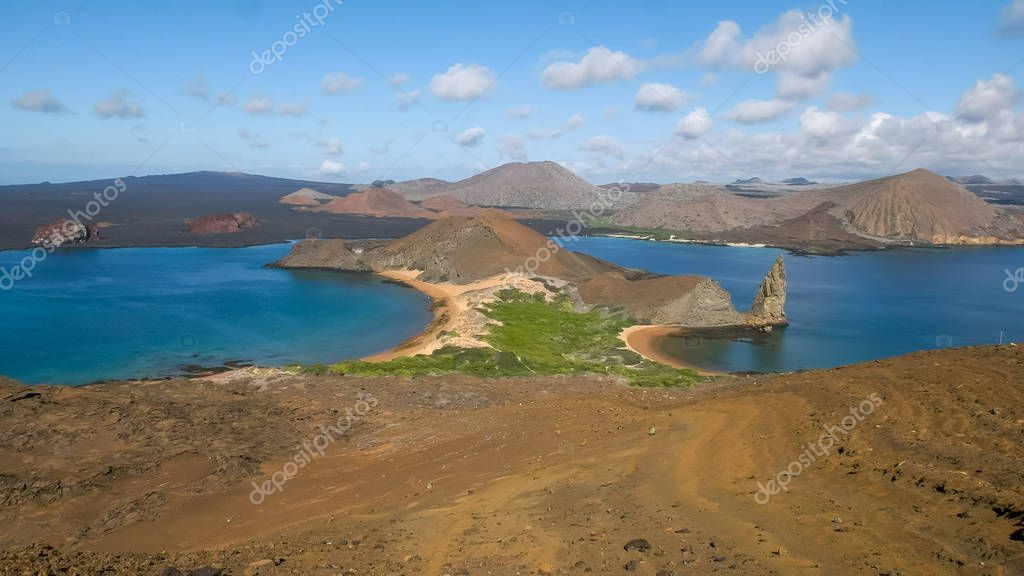 un gran ngulo de tiro de roca pin culo e isla bartolom en las gal pagos 2024