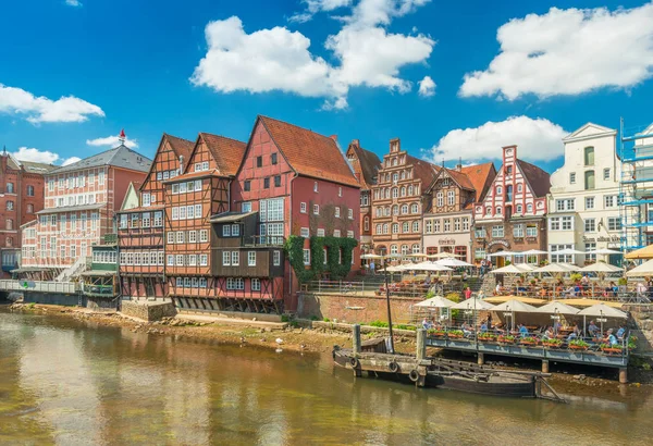 Luneburg - julio de 2018, Alemania: Vista del terraplén con antiguas ...