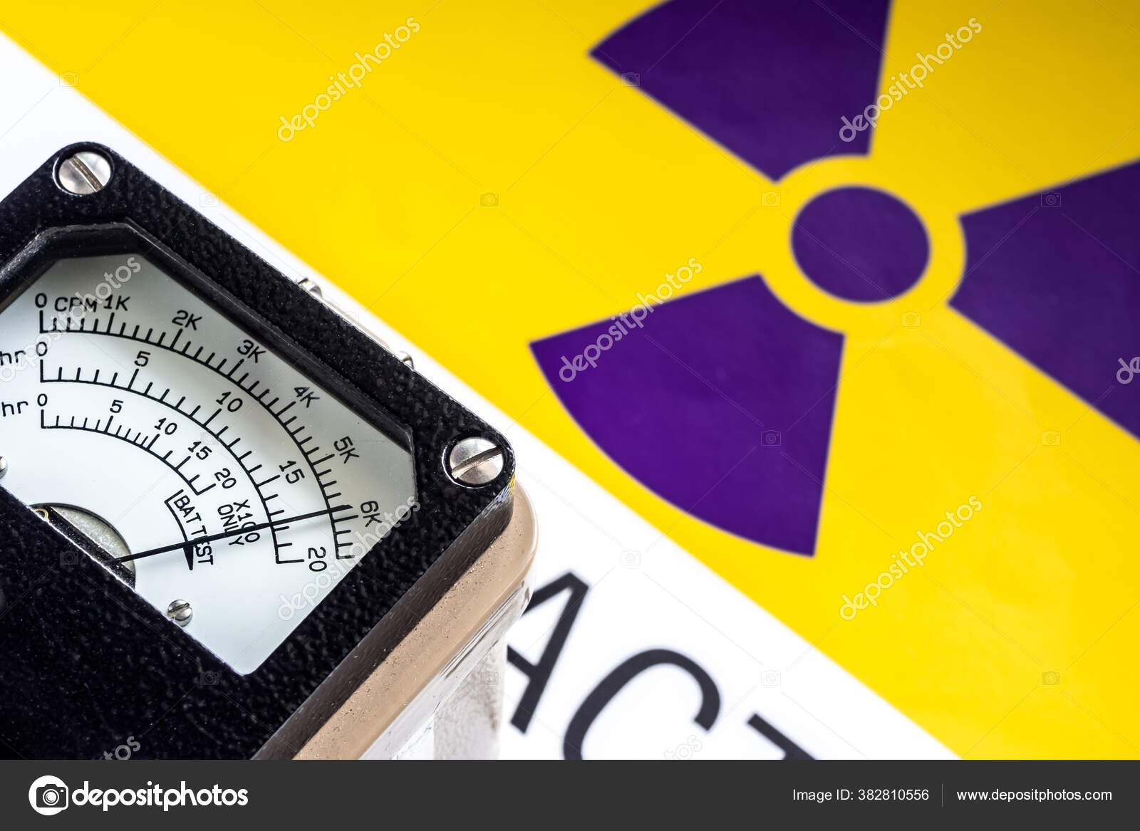 Instrumento Reconocimiento Radiación Portátil Que Detecta Símbolo Del ...