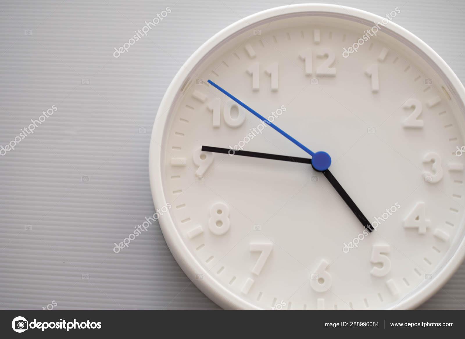 Clock face showing five o'clock with white background. White rou Stock ...
