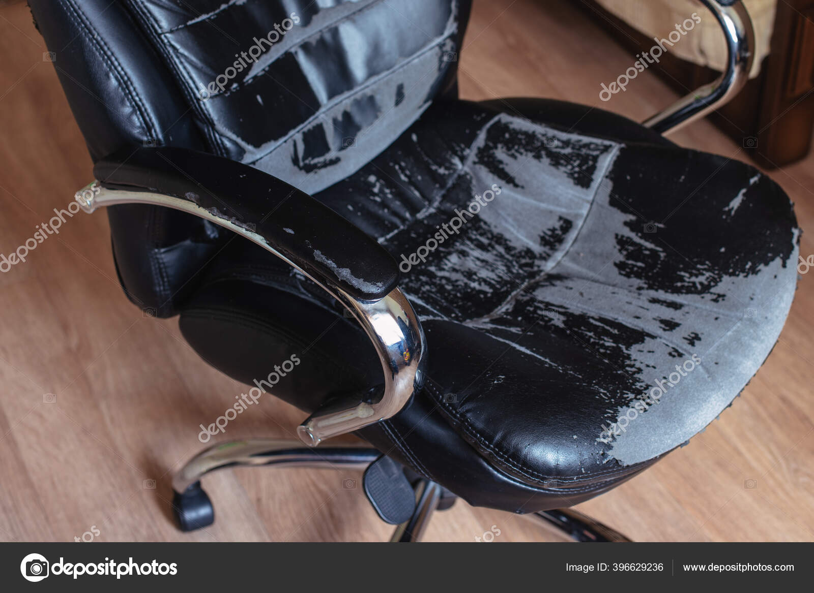 Old Worn Black Office Chair Damage — Stock Photo © 1odinmig.gmail.com ...