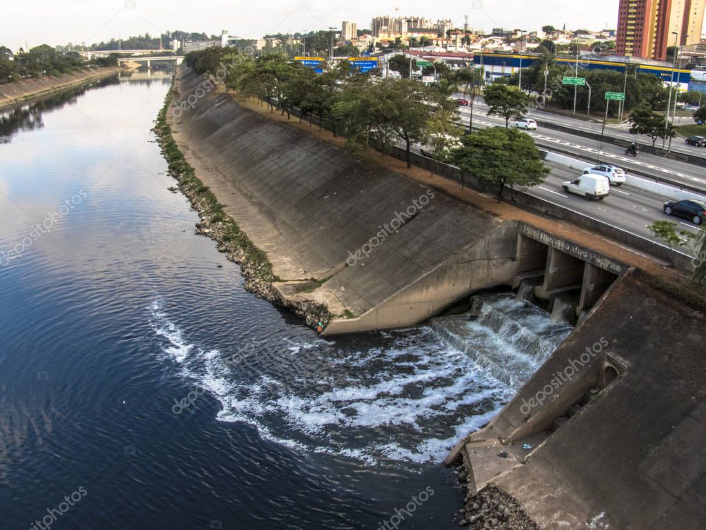 Sao Paulo, Brasil, 19 de junio de 2018. Vista Marginal de la carretera ...