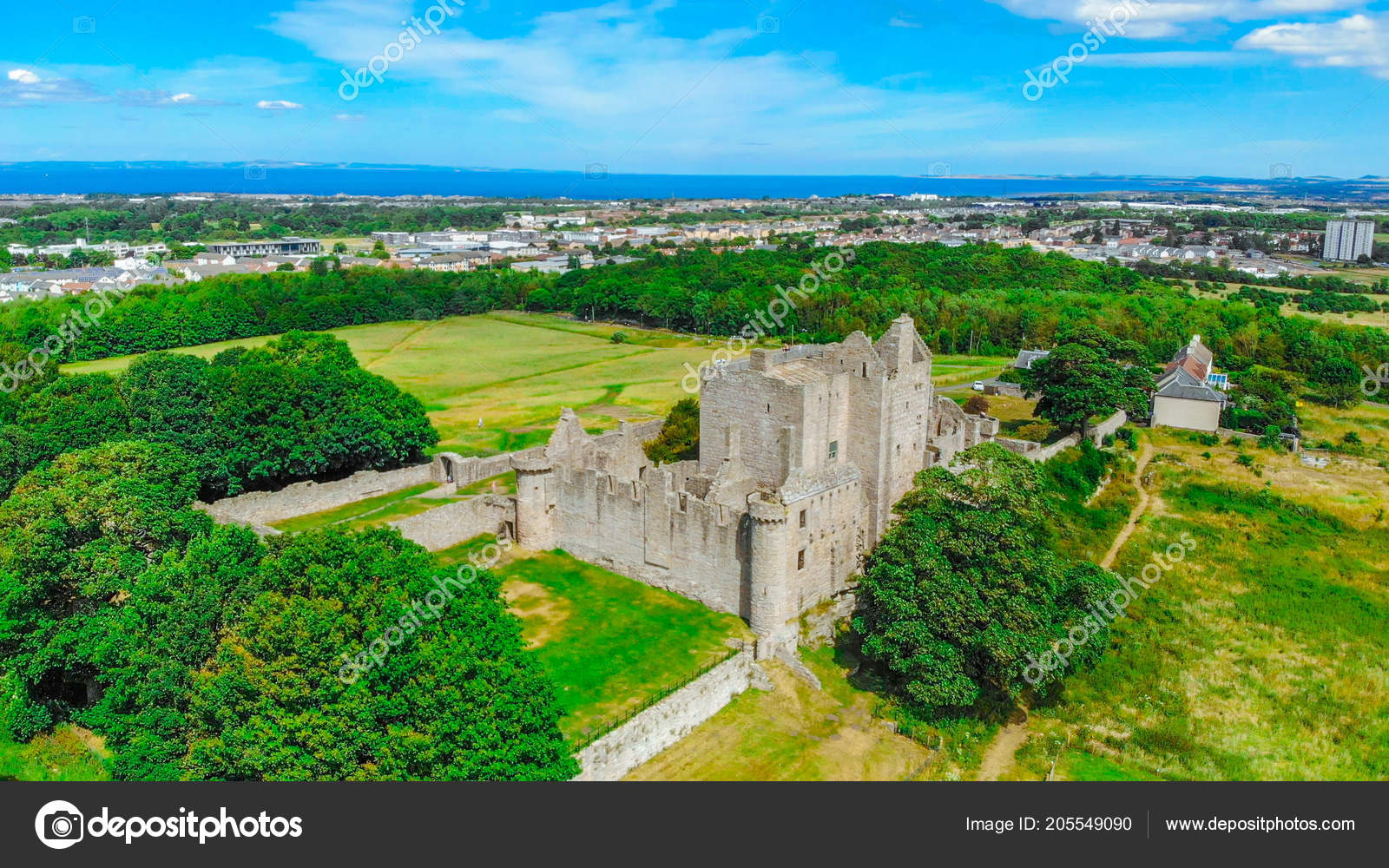 Aerial view over Craigmillar Castle and the city of Edinburgh Stock ...