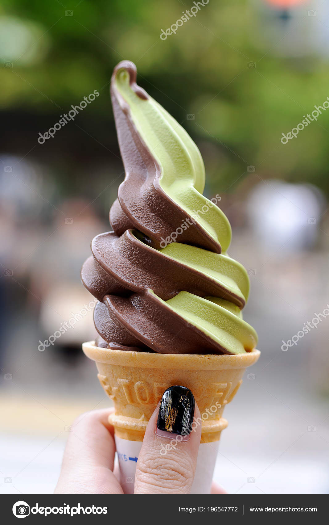 Japanese Green Tea Ice Cream Enjoying Green Tea Ice Cream — Stock Photo ...