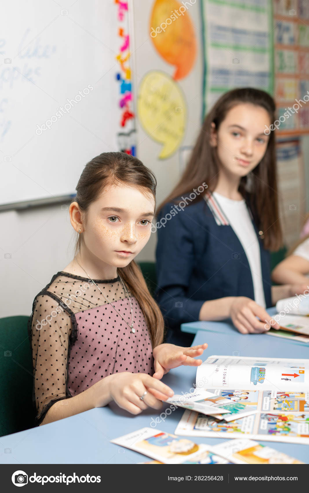 Girls Write Control English Studying Foreign Language — Stock Editorial ...