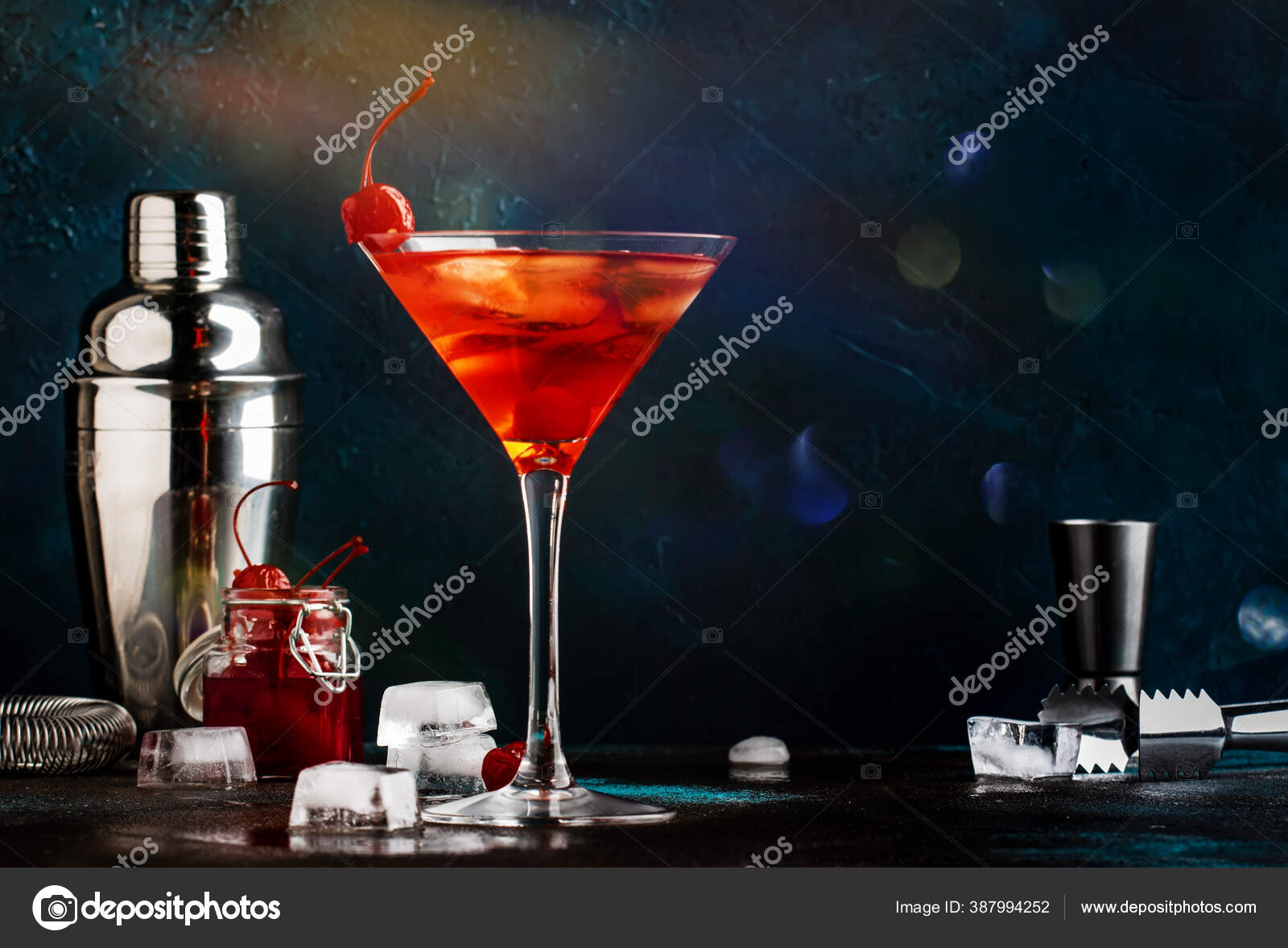 Manhattan Alcoholic Cocktail Bourbon Red Vemuth Bitter Ice Cocktail ...