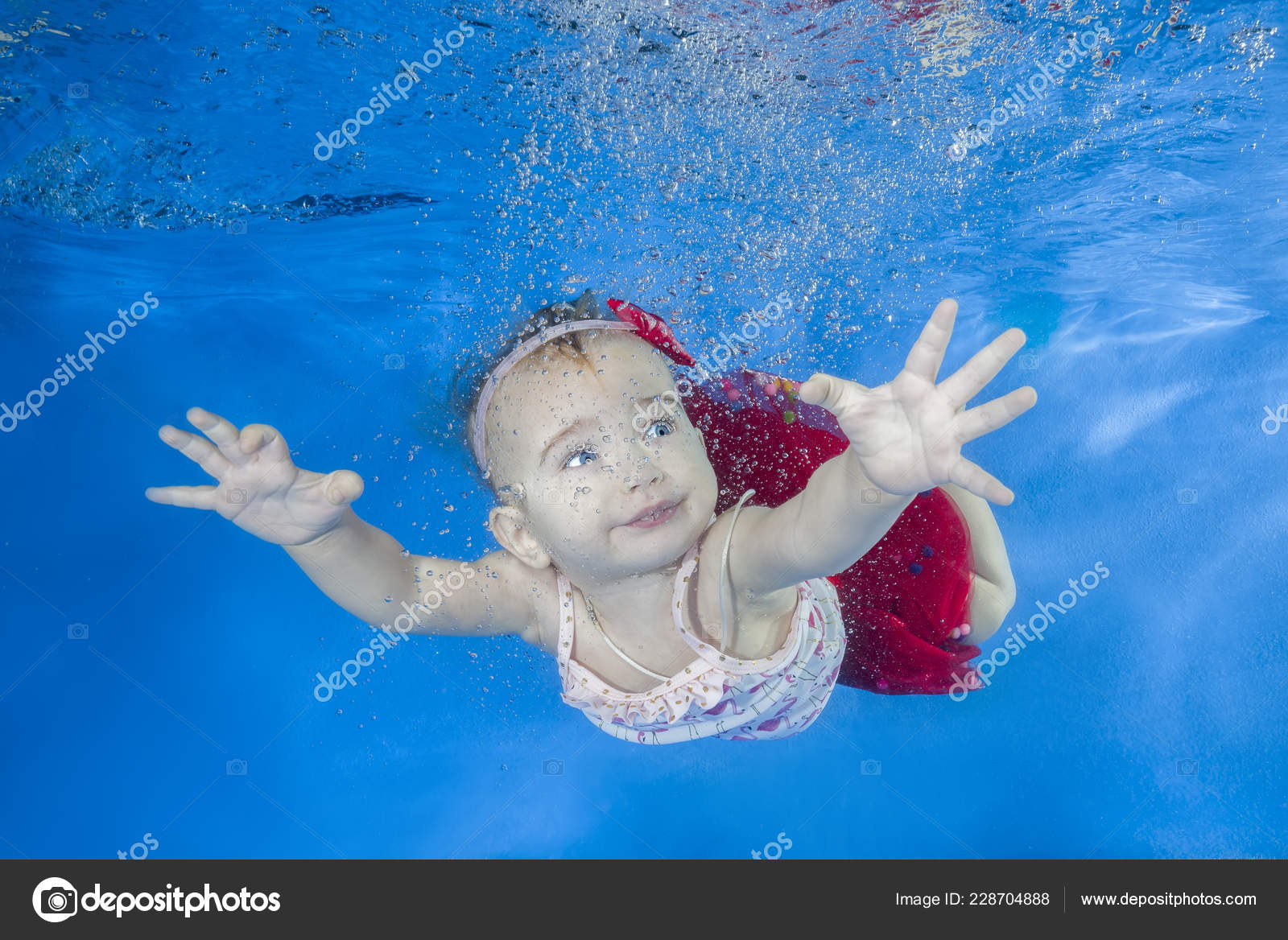 Little Baby Learns Swims Underwater Baby Swimming Underwater Pool Blue ...