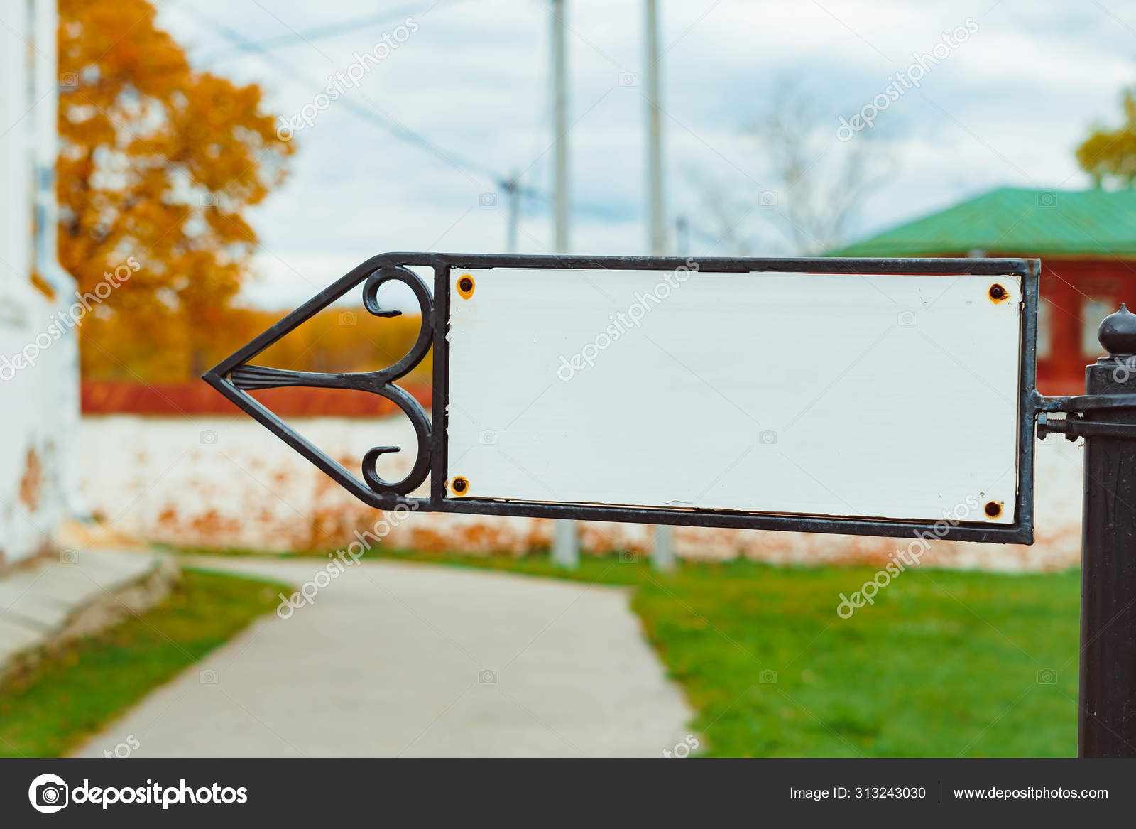 Empty the plate of the iron pointer — Stock Photo © Venerala #313243030