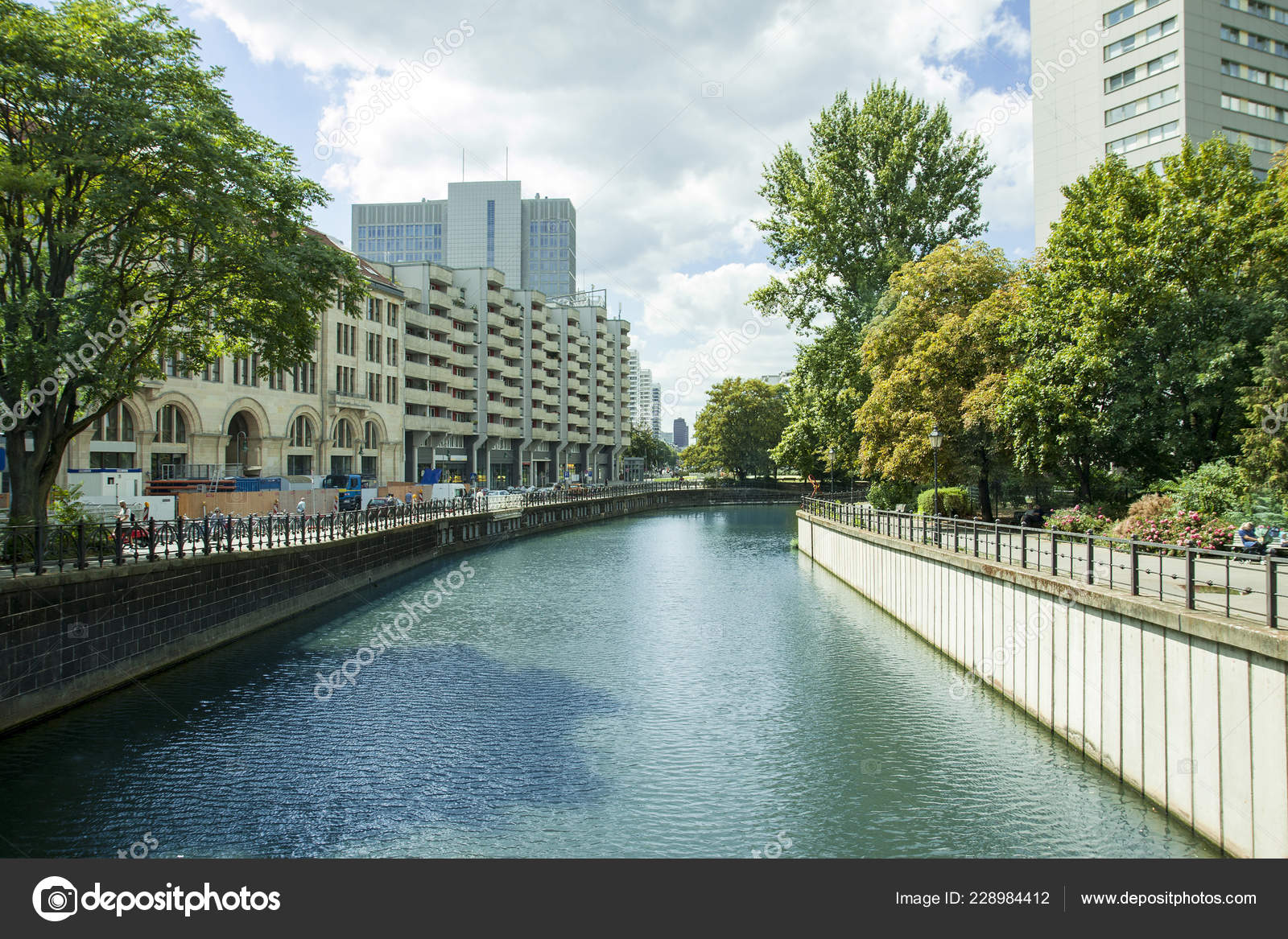 Houses Embankment Bridge City Landscape River Houses Distance ⬇ Stock ...