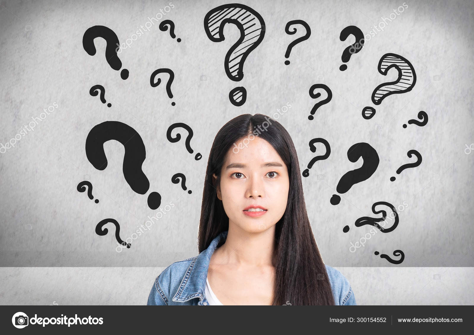 Pregunta Marcas con mujer joven en un pose.Asianl reflexivo woma — Foto de stock #300154552 ...