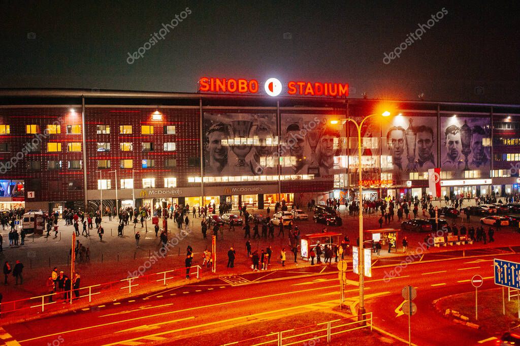 Praga, República Checa - 27 de noviembre de 2019: Estadio Sinobo, Eden ...