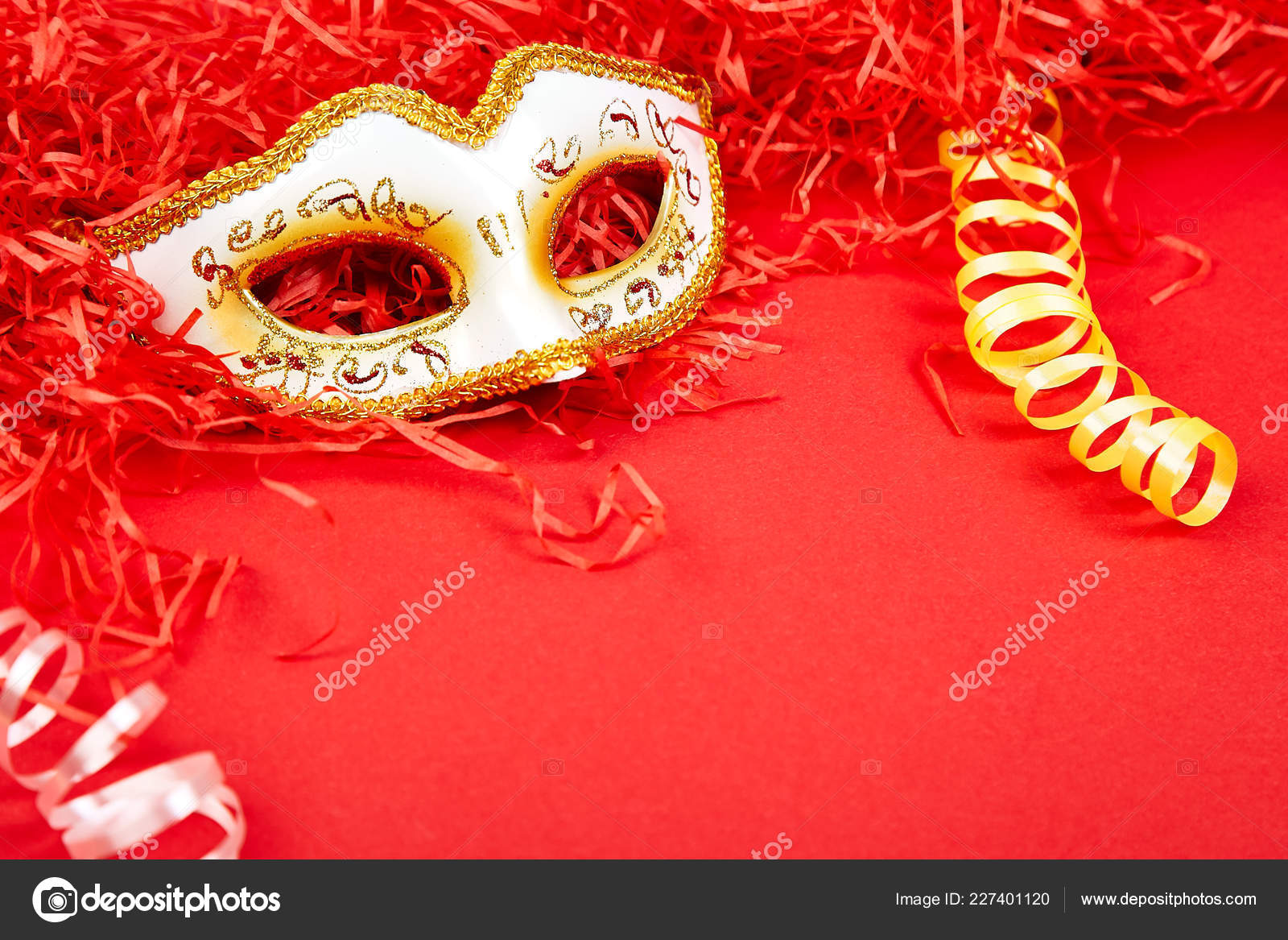 Red Masquerade Background