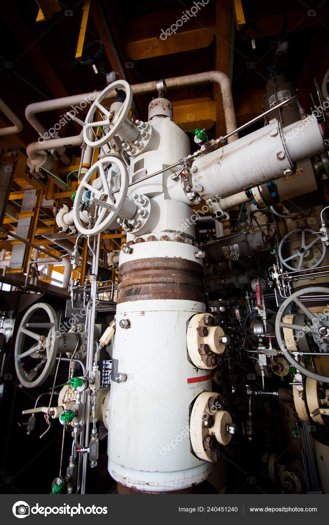 Offshore Mas Tree Wellhead Platform Controled Oil Gas Well Process ...