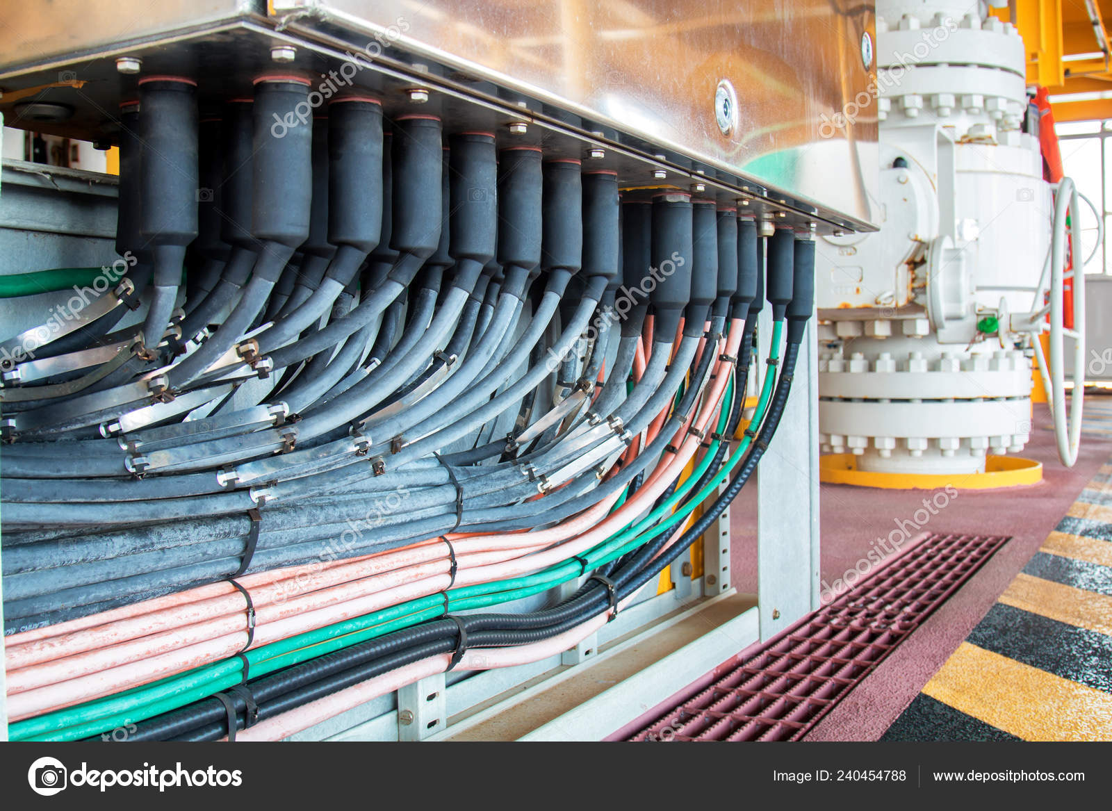 Electrical Cabinet Connectors Providing Electrical Energy Residential ...