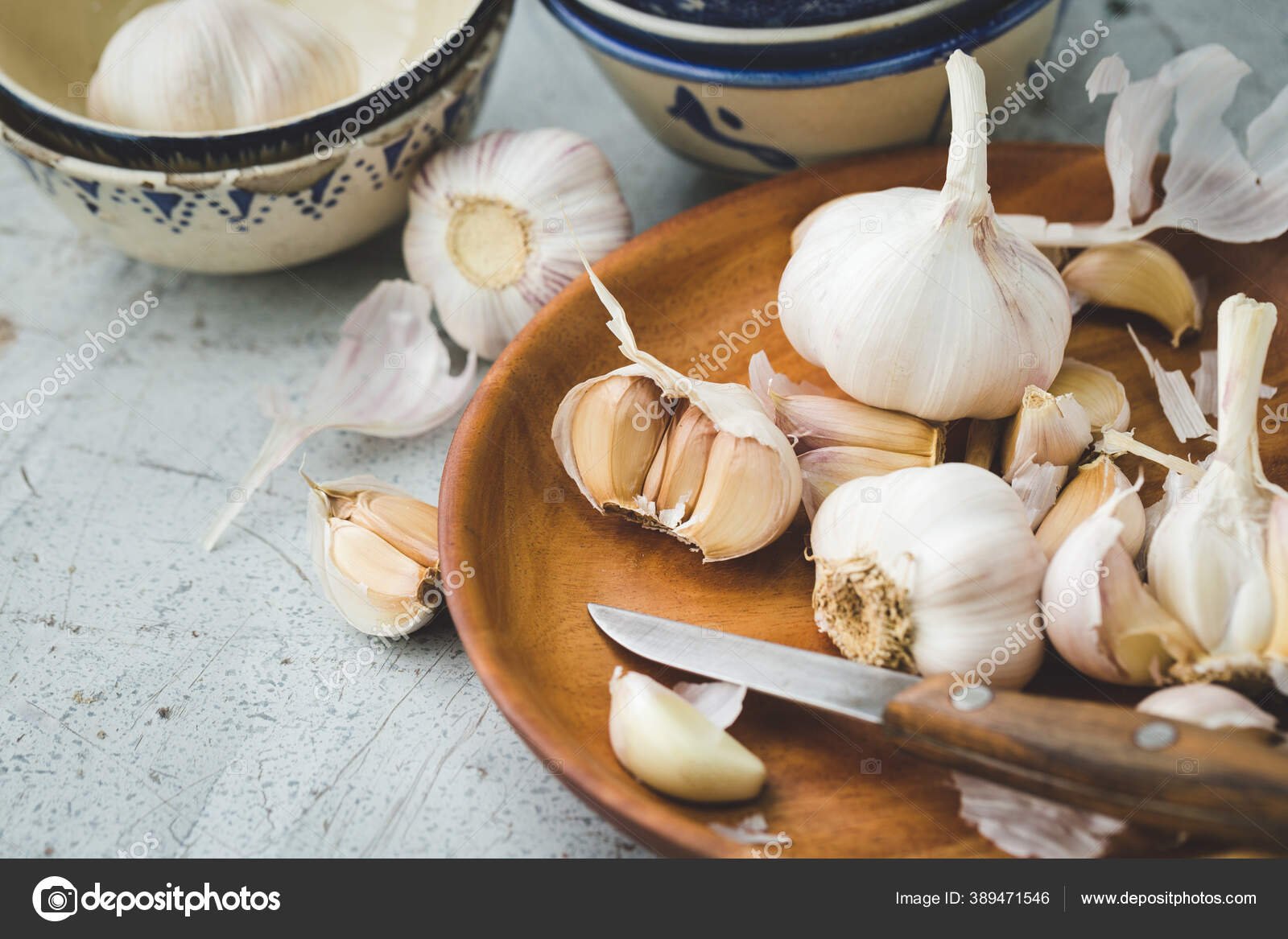 Garlic Bulb Garlic Clove Grey Background — Stock Photo © ThaiThu #389471546