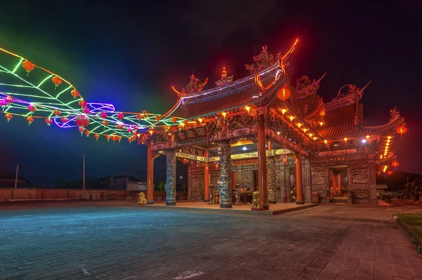 Vihara Satya Dharma es un templo chino moderno en el puerto de Benoa ...
