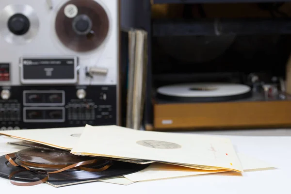 Vintage recording studio Stock Photos, Royalty Free Vintage recording ...