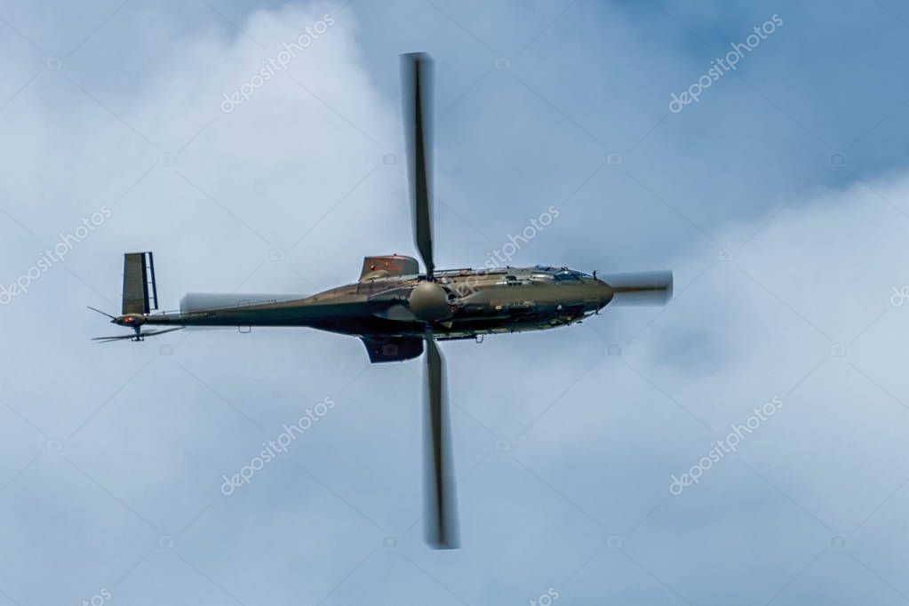 Aerospace Eurocopter AS 332 Super Puma helicóptero de la Fuerza Aérea ...