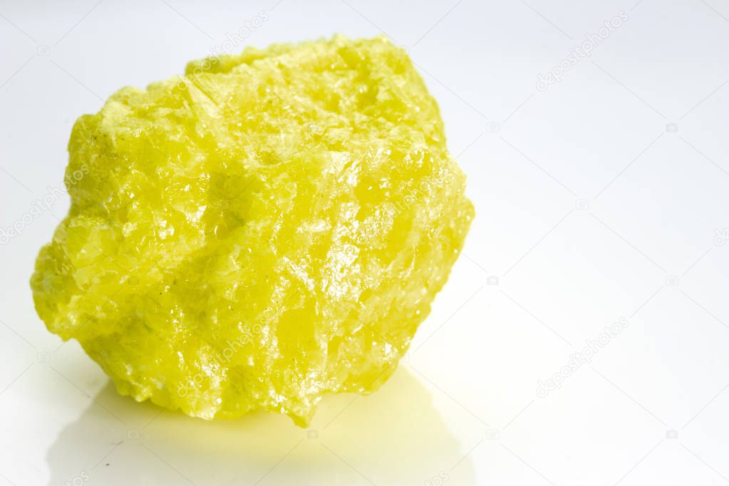 El azufre o azufre es un elemento químico con símbolo S y número ...