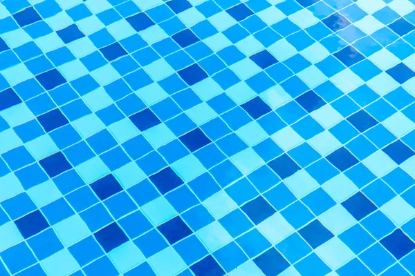 Piscina azulejo azul fotos de stock, imágenes de Piscina azulejo azul ...