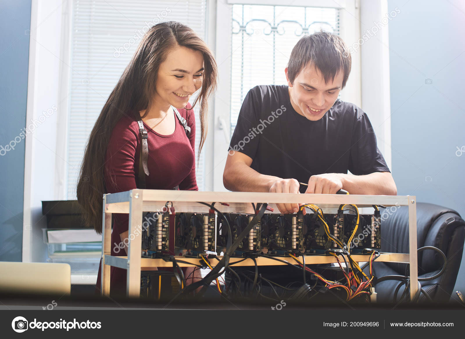 Young Man Woman Setting Video Card Farm Cryptocurrency Mining — Stock ... Young Man Woman Setting Video Card Farm Cryptocurrency Mining — Stock ...