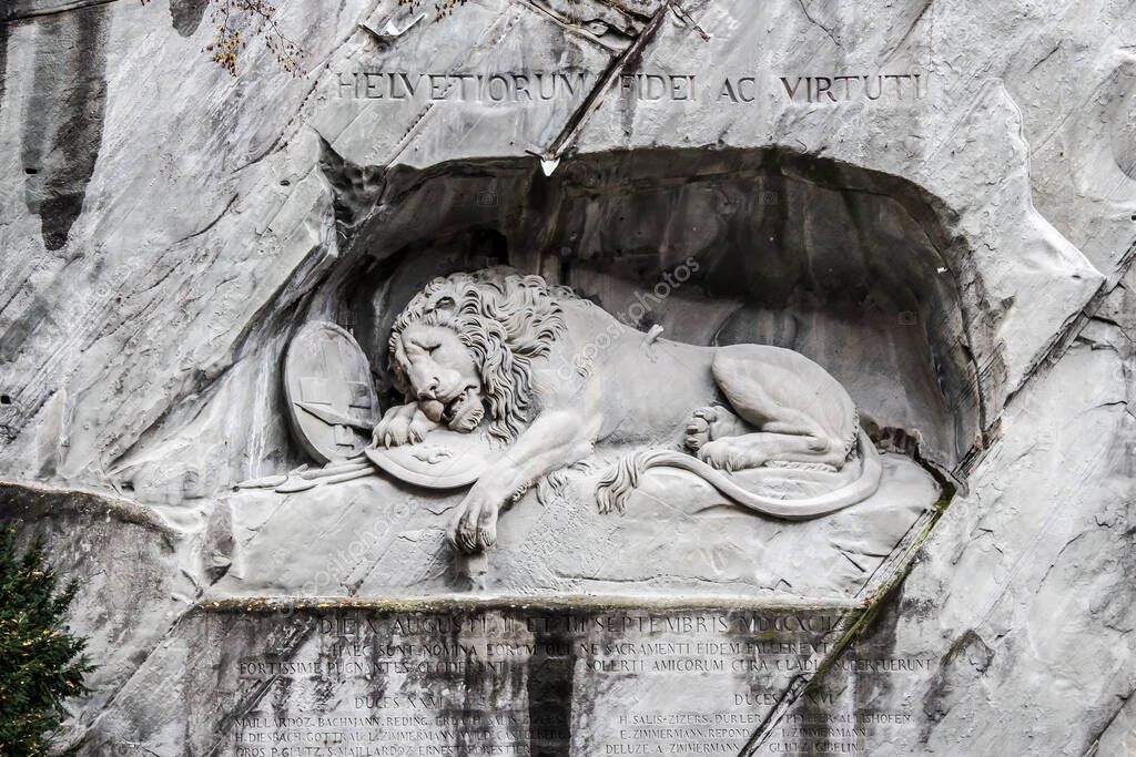 El Monumento al León o León de Lucerna, monumento a los guardias suizos ...