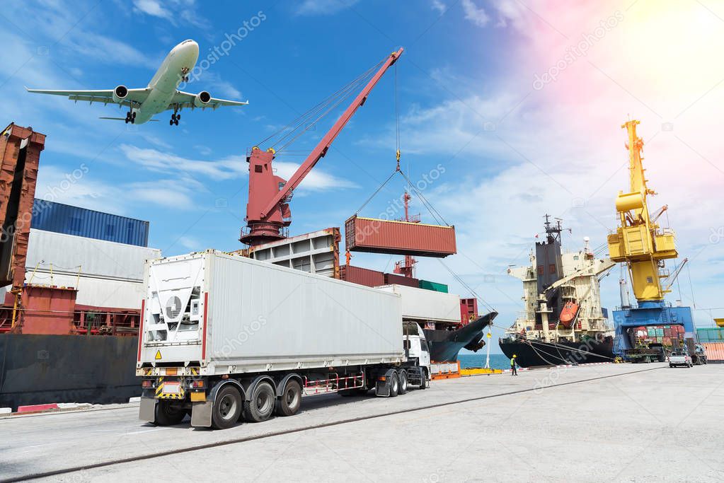 contenedor, buque portacontenedores en exportaci n de importaci n y log stica de negocios.Por gr ...