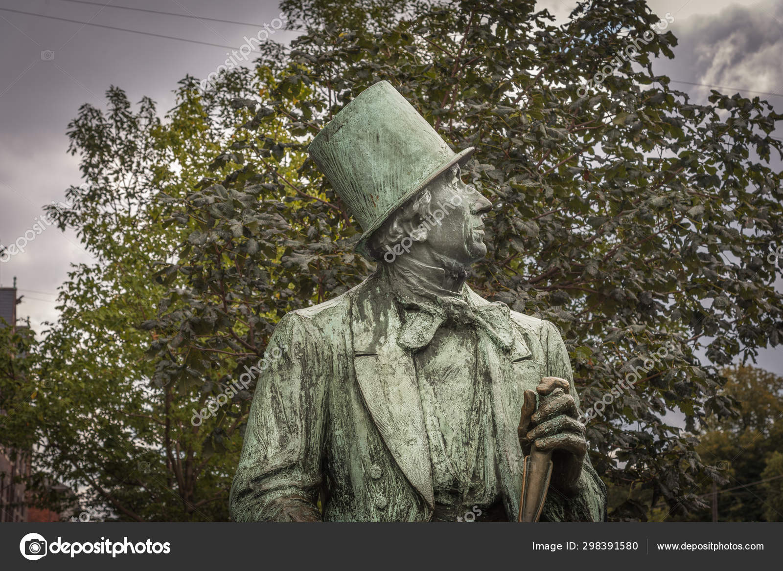 Bronze statue of H C Andersen in Copenhagen — Stock Photo © stig.alenas ...