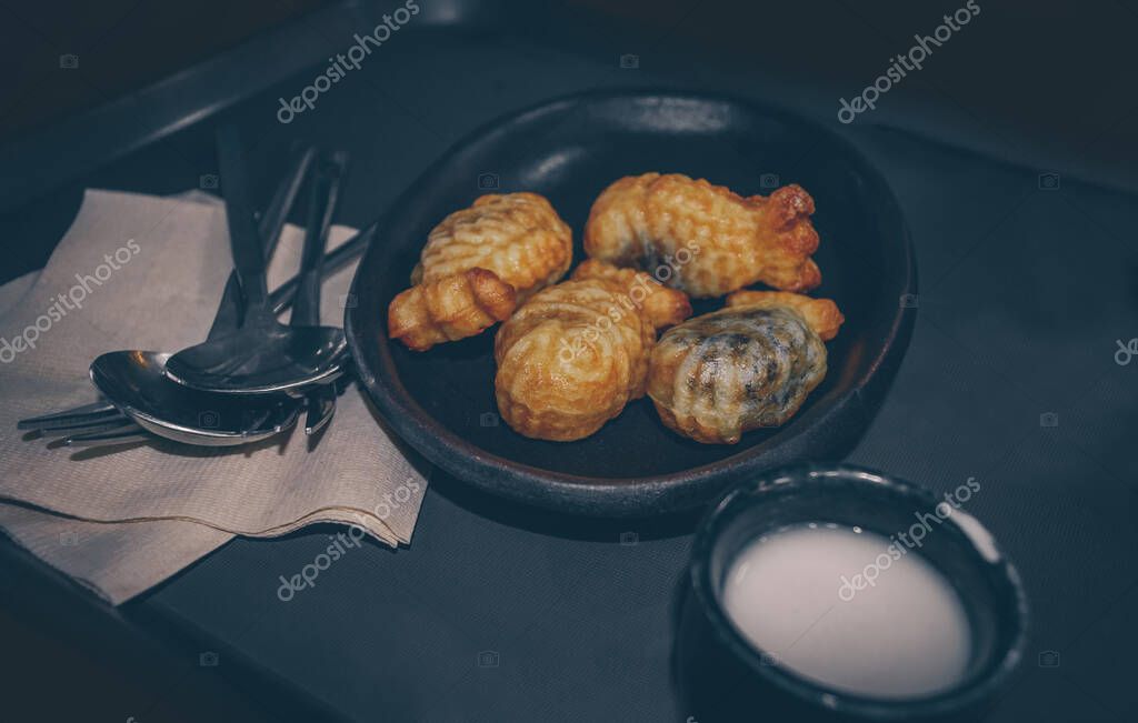 postre coreano recién hecho Bungeoppang pastel frito en forma de ...