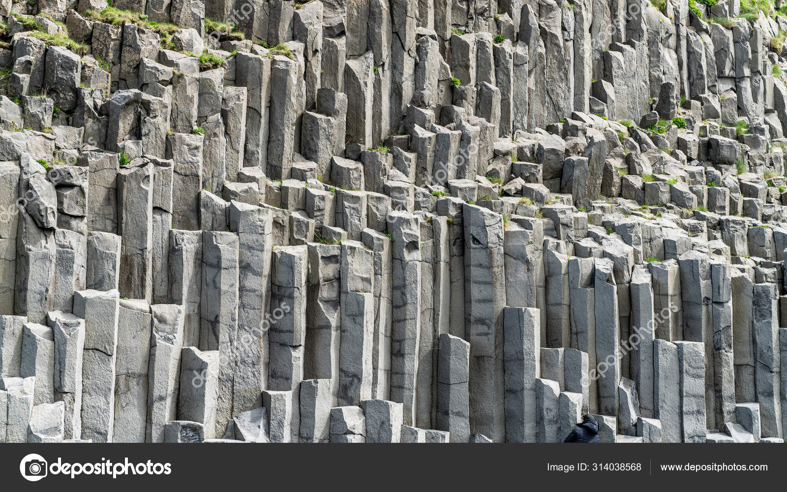 Basalt columns geological formation at Reynisfjara beach, Iceland ...