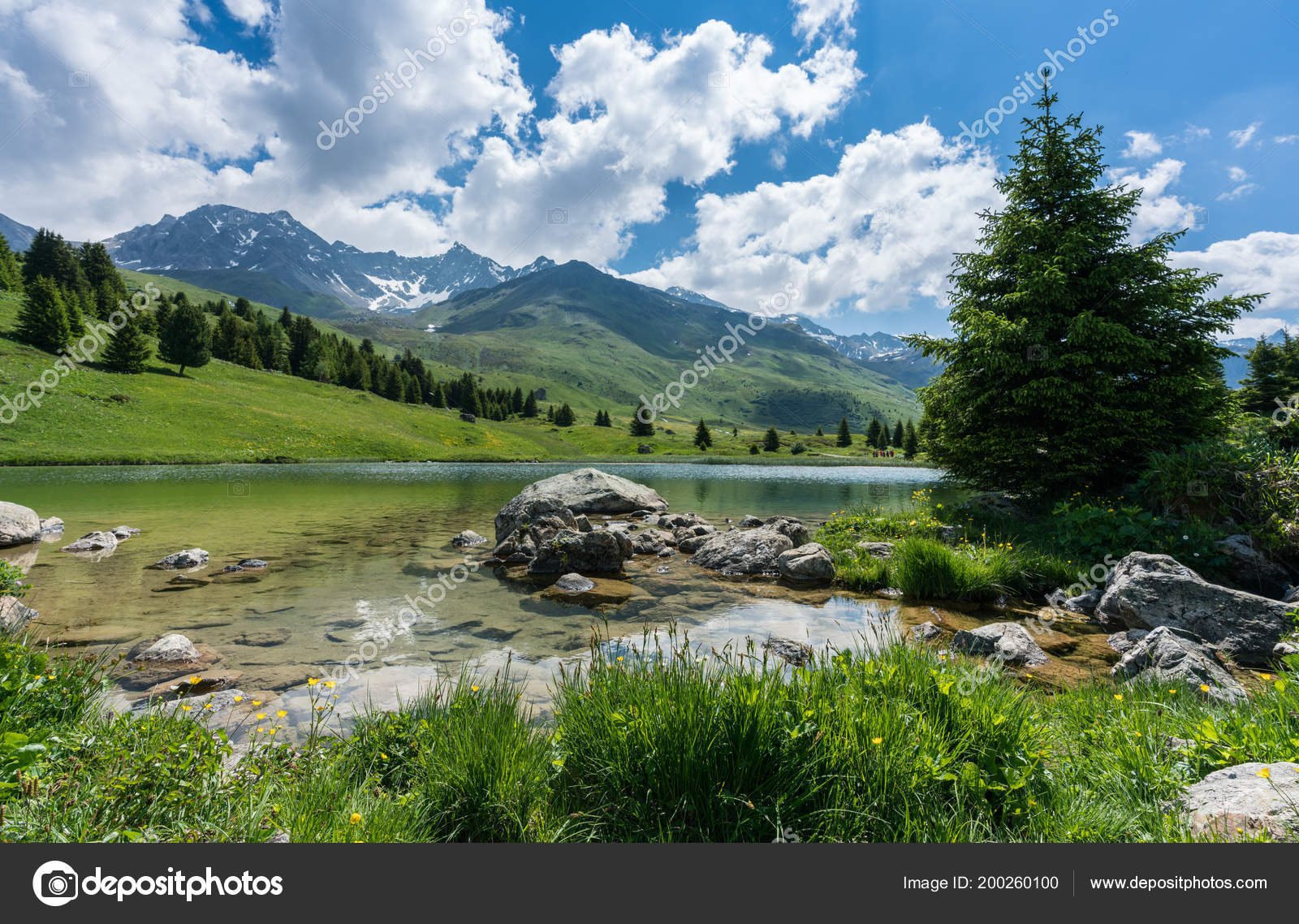 Idyllic Mountain Lake Landscape Swiss Alps — Stock Photo © makasanaphoto #200260100