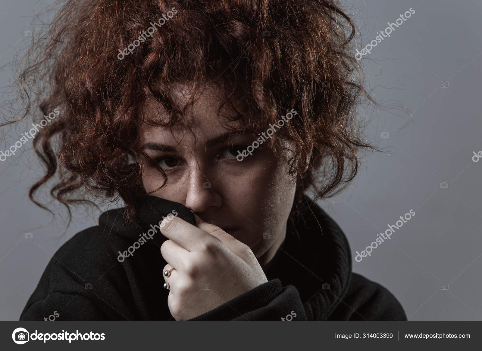 Portrait Beautiful Curly Haired Girl Redheads Gray Background — Stock Photo © alexbutko_com ...