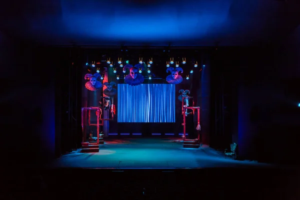 Theatre rigging Stock Photos, Royalty Free Theatre rigging Images ...