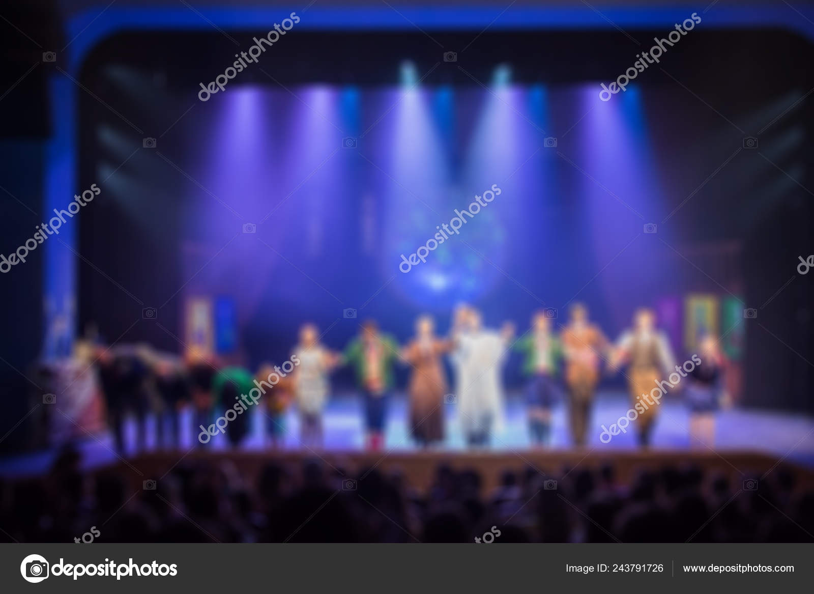 Artists Stage End Performance Audience Auditorium Light Rays Spotlight ...