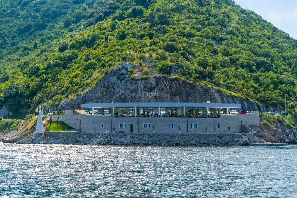 MONTENEGRO, RESTAURANTE VERIGE 65 - 04 DE JUNIO DE 2017: la gente local ...