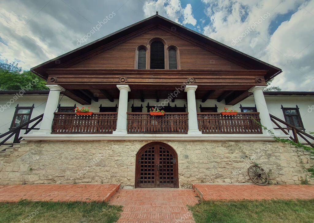 La fachada de la casa del museo en Manuc Bei mansión, arquitectura ...