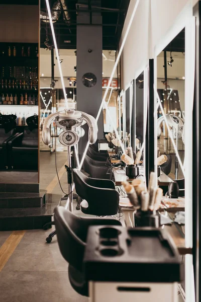 Salon model Stock Photos, Royalty Free Salon model Images | Depositphotos