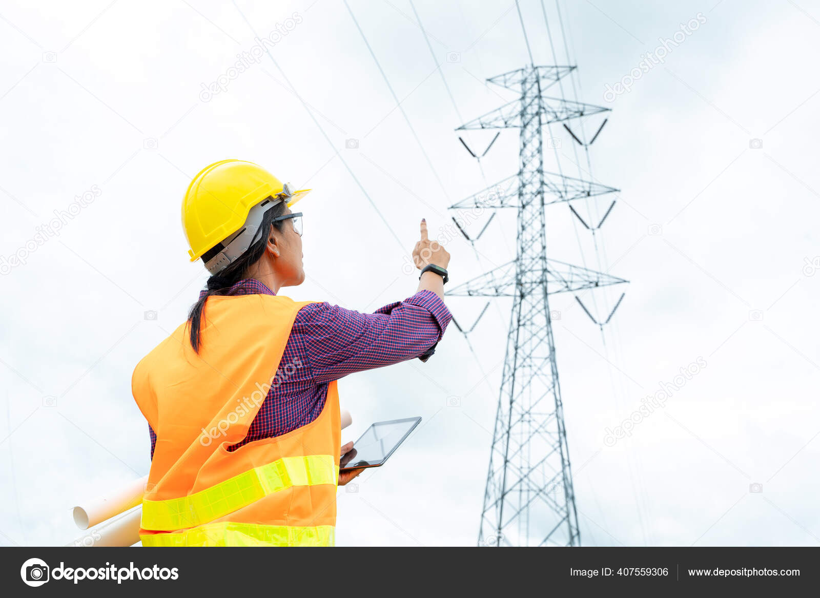 Electrical Engineer Checking Location Site High Voltage Tower — Stock ...